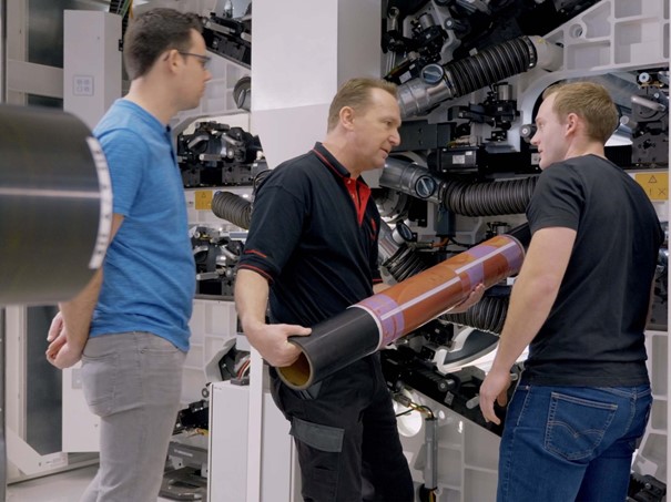 Die technischen Möglichkeiten der neuen Flexodruckmaschine optimal ...