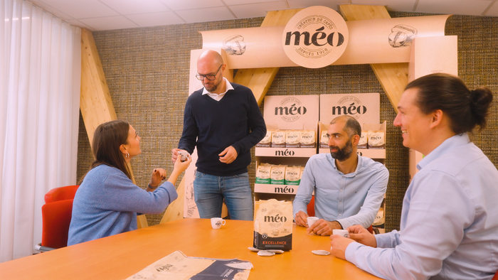 Cafés Méo setzt auf „Design for Recycling“-PE-Flowpacks von adapa ...